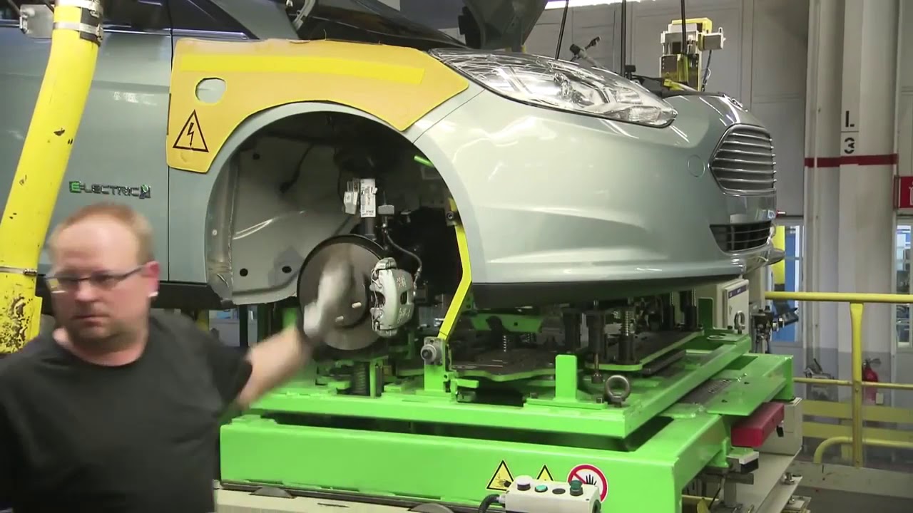 2019 Ford Focus Production | Car Factory Production Line - YouTube