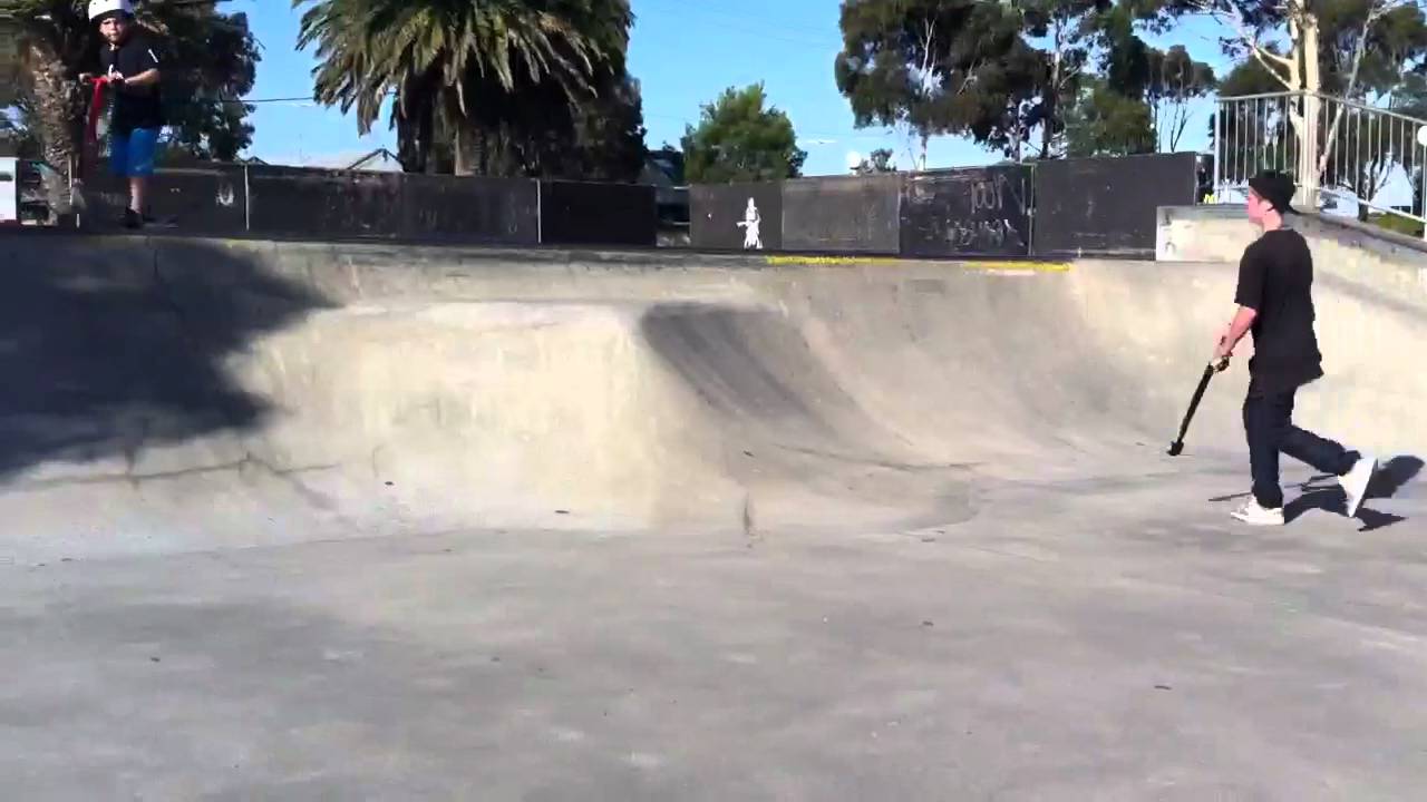 Kurt Dunlop: invisible scooter edit - YouTube