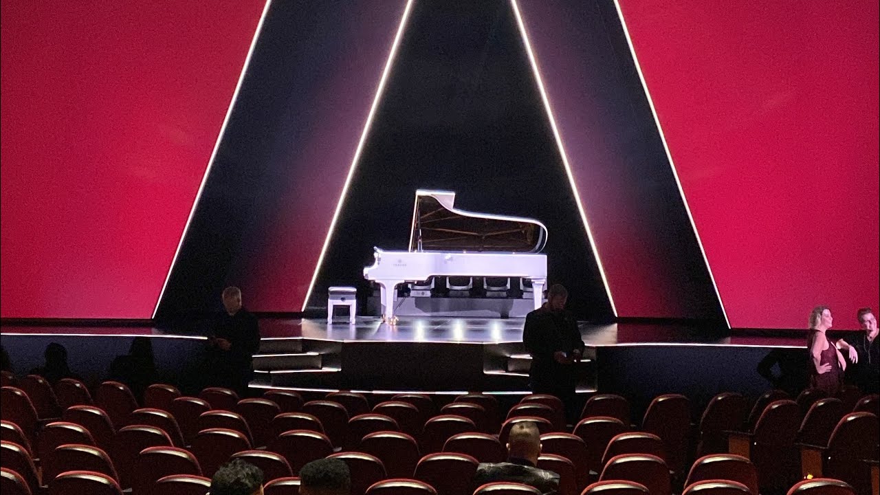 Adele - Hello | Weekends With Adele | Weekend 39 - YouTube