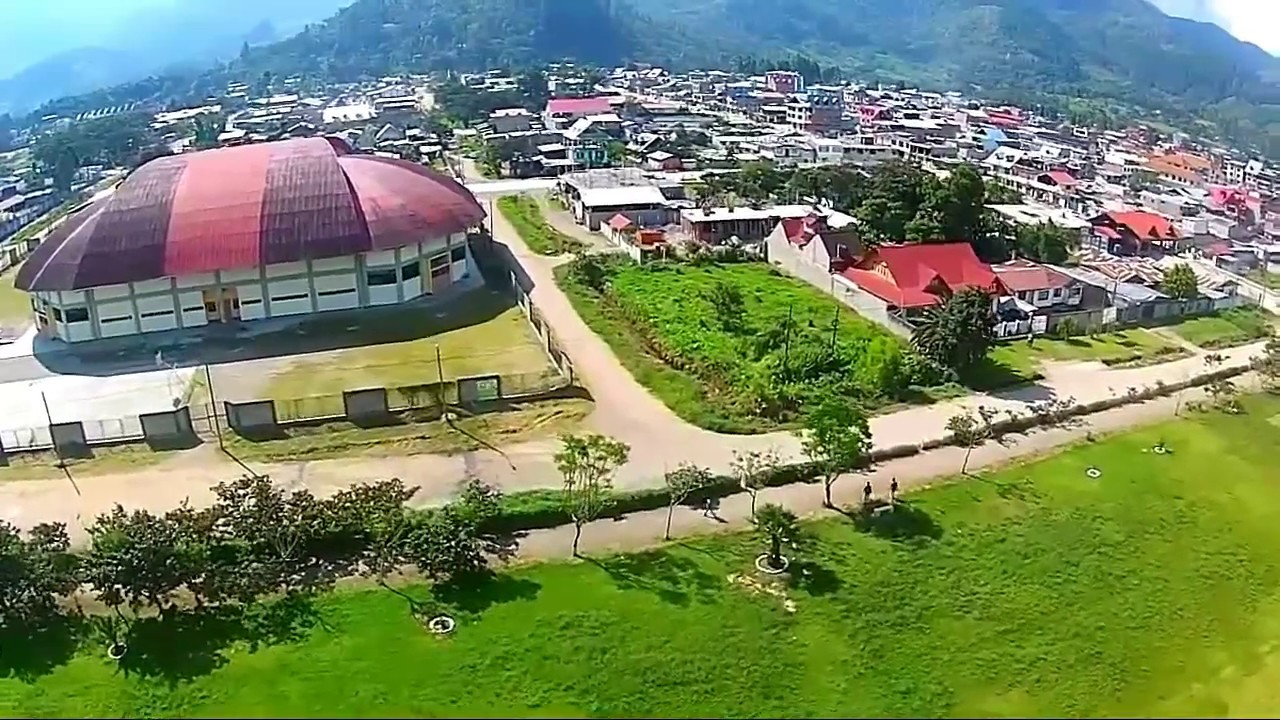 Perú - Oxapampa - Ciudad - YouTube