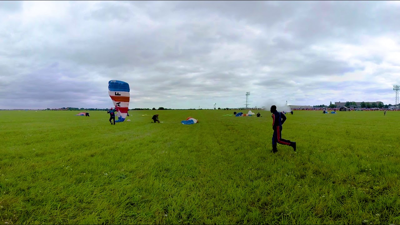RAF Falcons 360 VR parachute jump into RAF Benson August 2017 - YouTube
