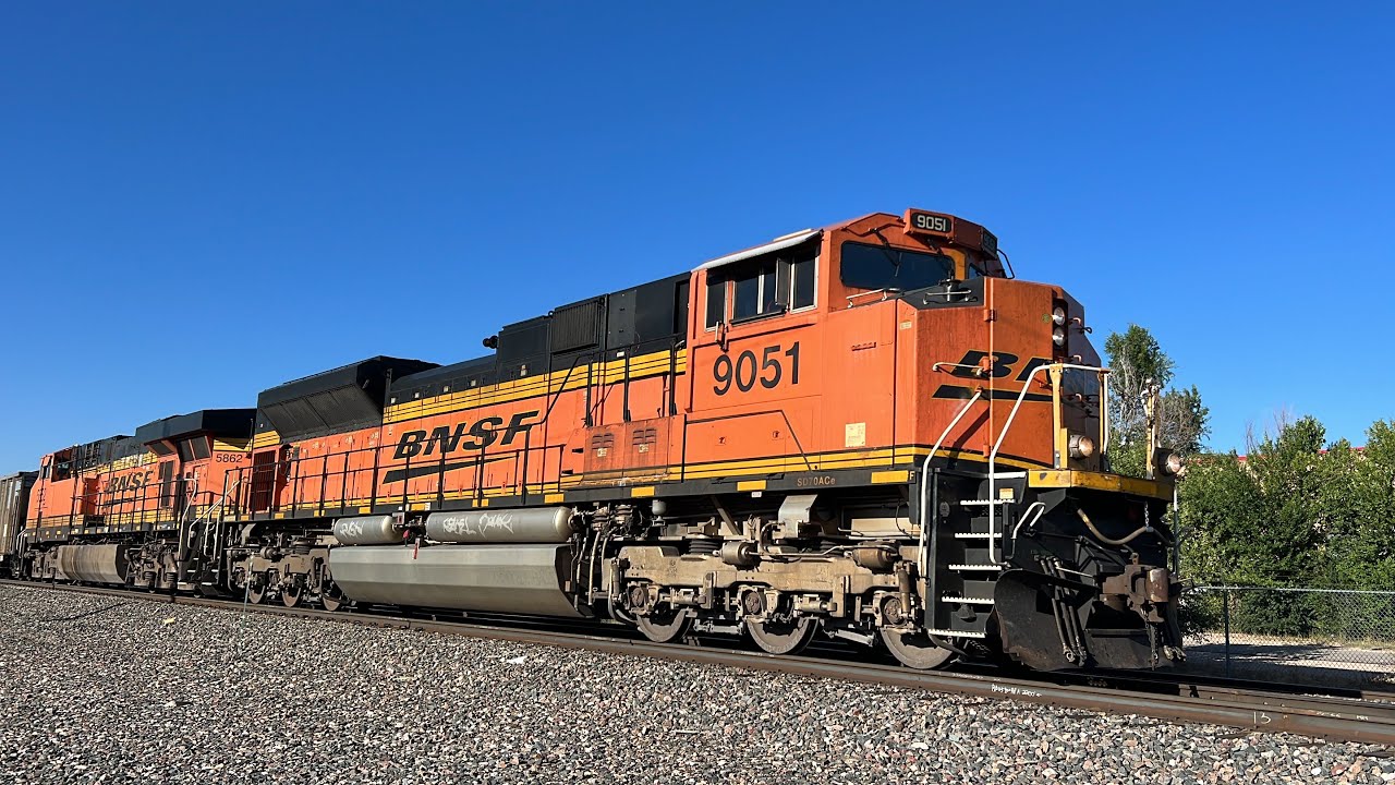 Foul K5LLA BNSF 9051 Leads the C-BTMMLT0-39A To a Stop Blocking Two Major Crossings! - YouTube