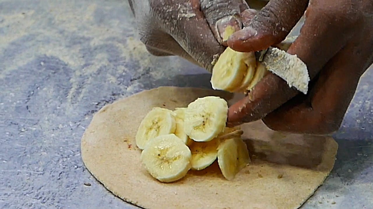 Indian Street Food - Paratha Wali Gali - AMAZING Parathas! - YouTube