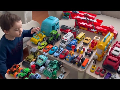 Omer kagan akulu araba  ile oyuncaklari tasidi  toys #arabalar #akülüaraba #oyuncak #çocukoyunları