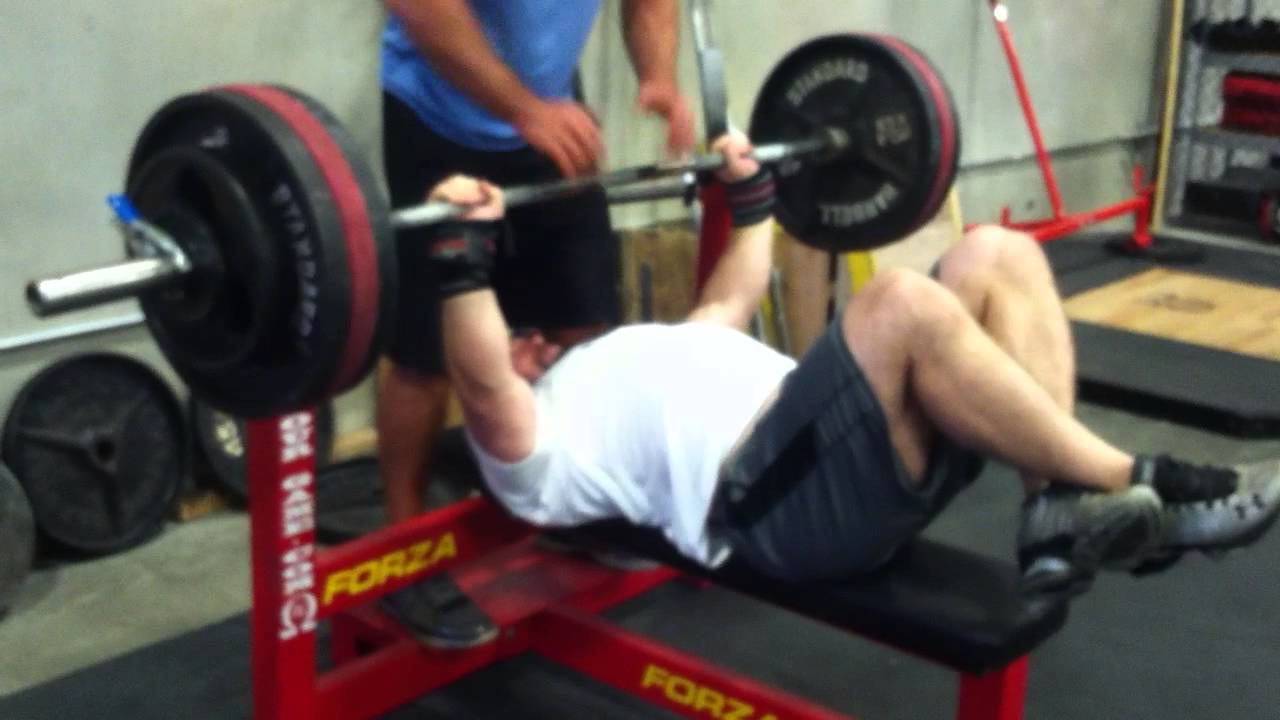 370 x 2 raw bench press Feet Up (cube method) - YouTube