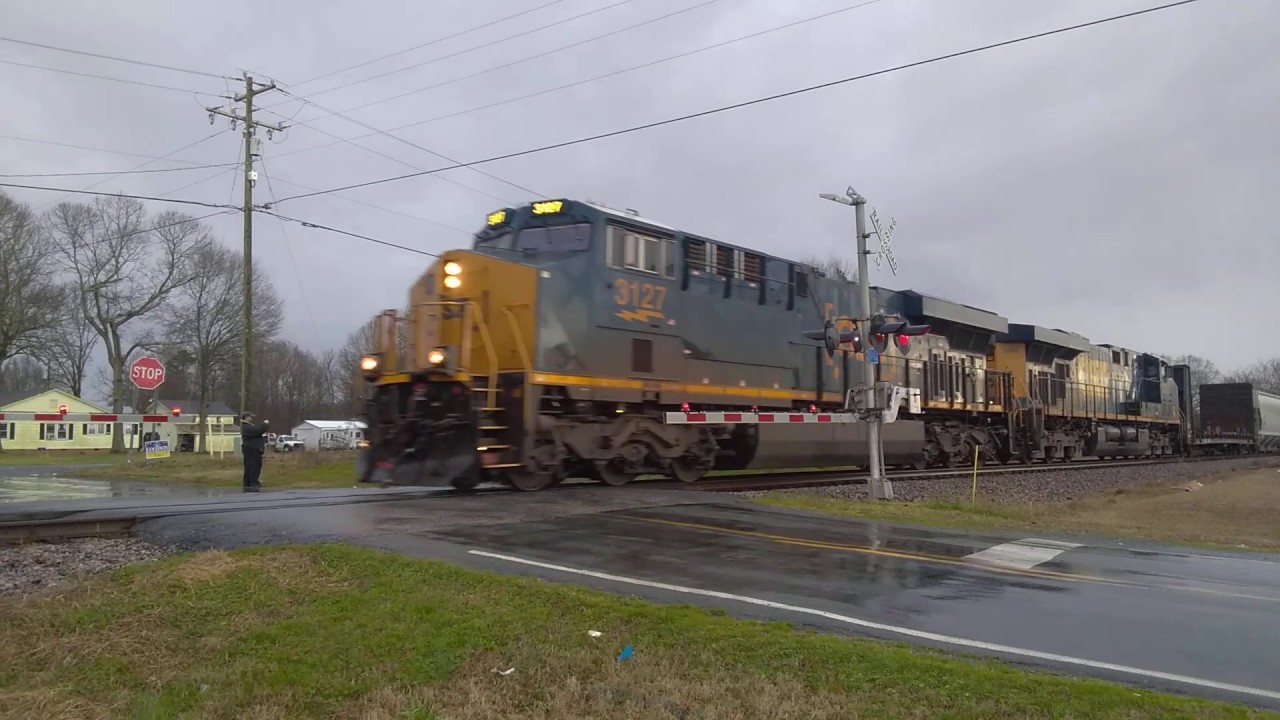 CSX local Train F762 headed Northbound With CSXT 3127 in the lead ...