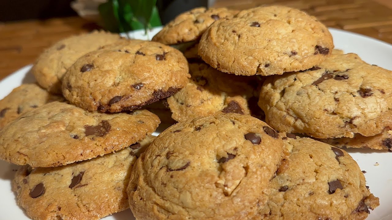chewy chocolate chip cookies || easy and simple cookie recipe - YouTube