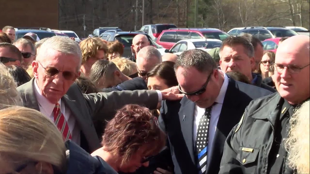 Prayer service for Sullivan County Deputy Steve Hinkle - YouTube
