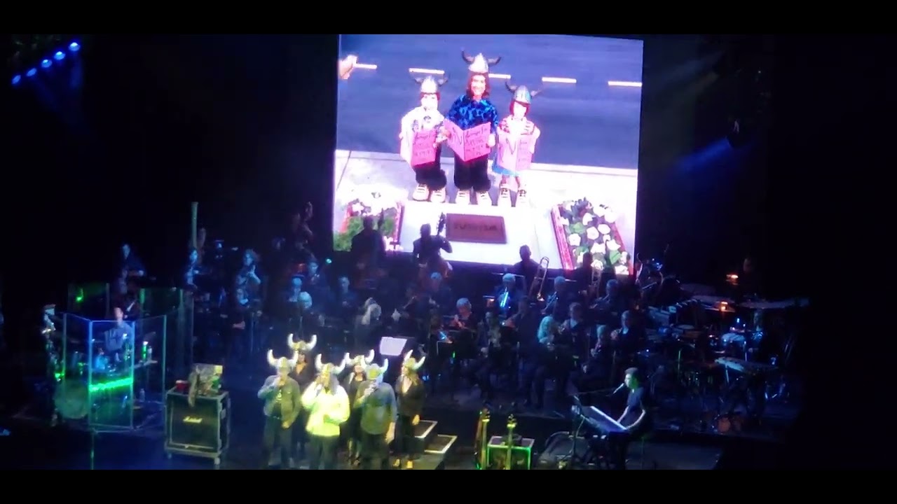 Weird Al Yankovic - Weasel Stomping Day 6/18/19 LIVE Austin, Texas ...