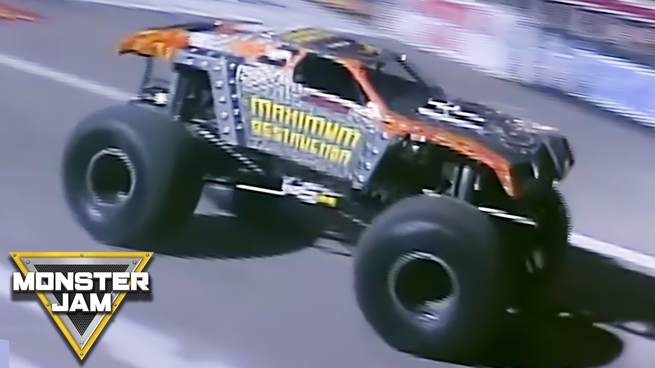Max-D vs Monster Mutt | World Finals 2004 Racing Quarter Finals ...