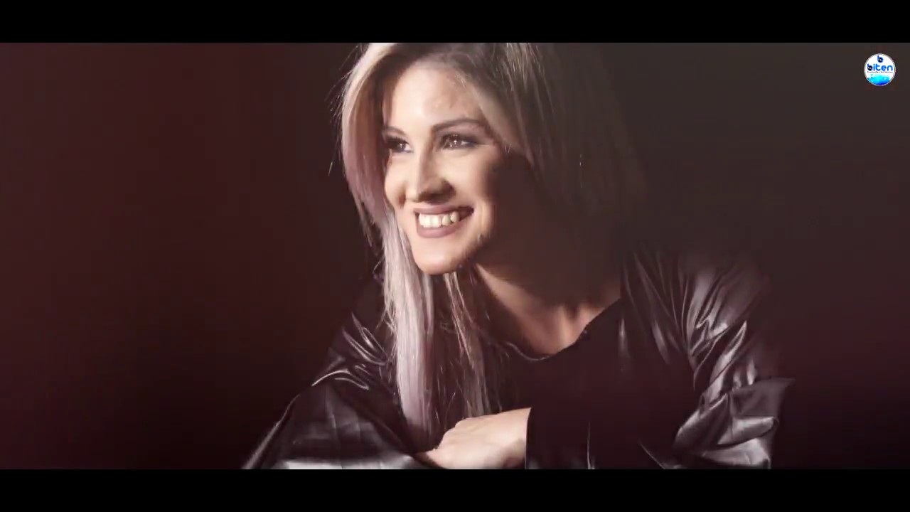 Entra em Cena - Mary Hellen (Vídeo Lyric) - YouTube