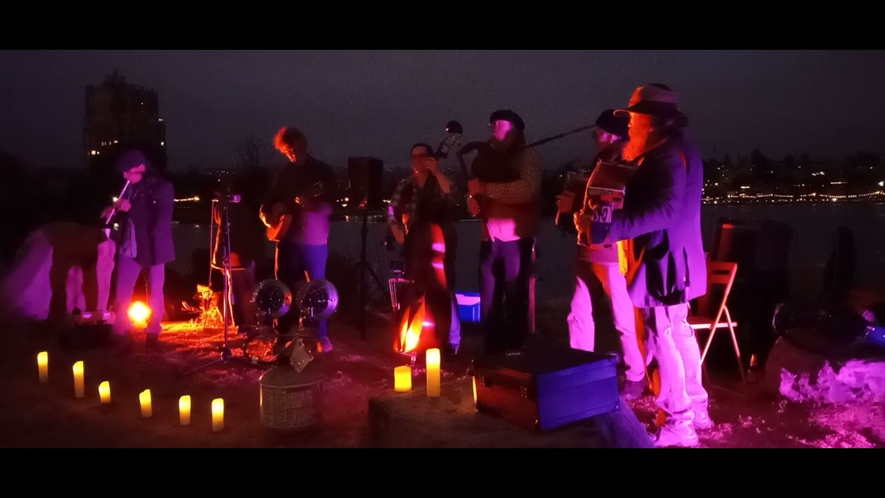The Brunos, Western European dance music with bagpipe, 2 of 2 - YouTube