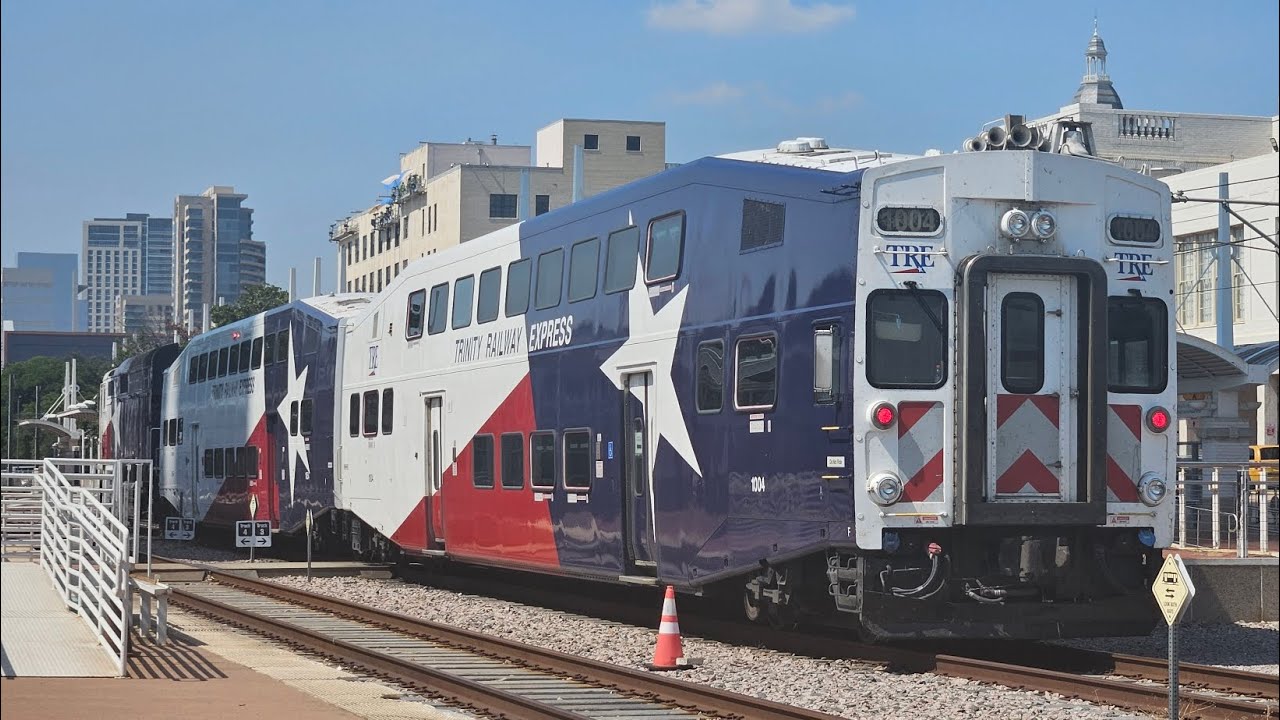 A full day at EBJ Union Station. (First video of August) - YouTube