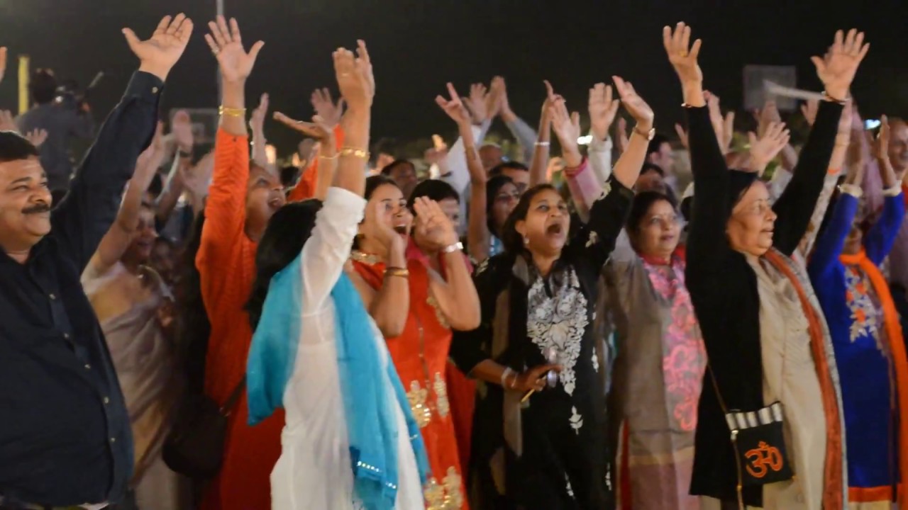 Art Of Living Bhajan Sandhya with Sachin Limaye LIVE - YouTube