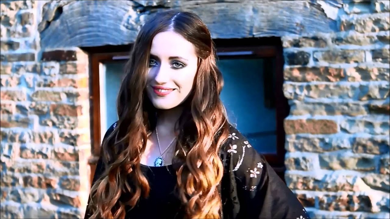 CHRISTMAS OUTFIT IDEAS! ft: SOPHIE GERRARD-SMITH - YouTube