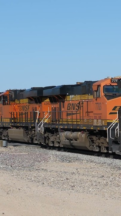 BNSF 3922 EB STACK TRAIN 5-31-2022 - YouTube
