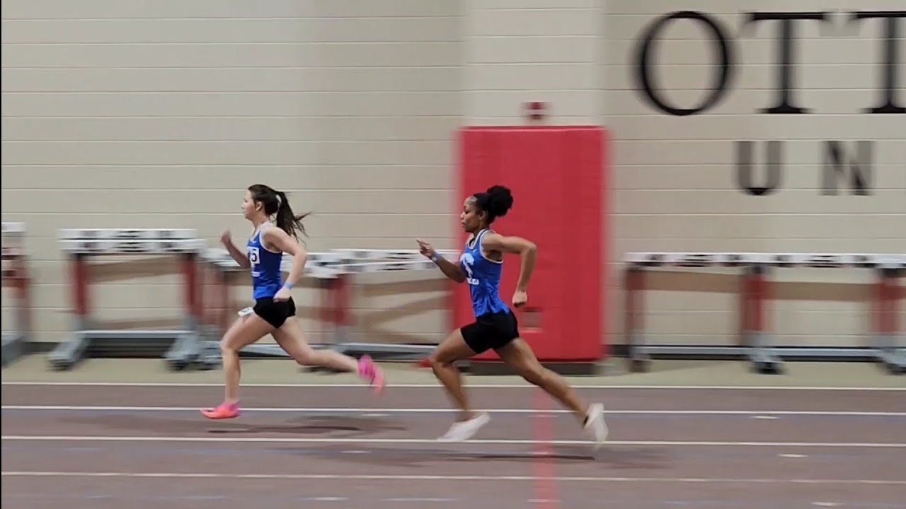 Lesa Gardner & Jayle Dawson 200m - Otterbein HS Qualifier # 3 - YouTube