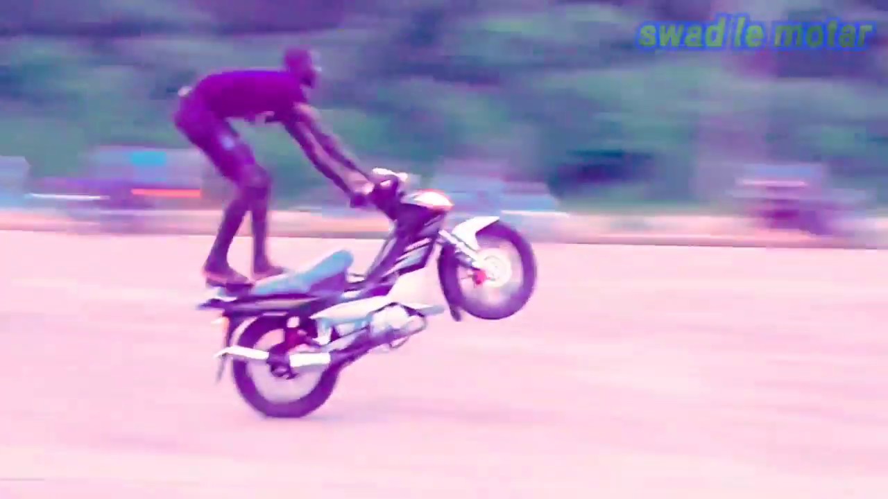 Swad le motar la biker star de bouaké en mode stunt - YouTube