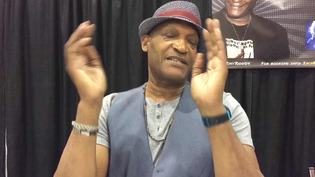 Tony Todd at Phoenix Comicon - YouTube