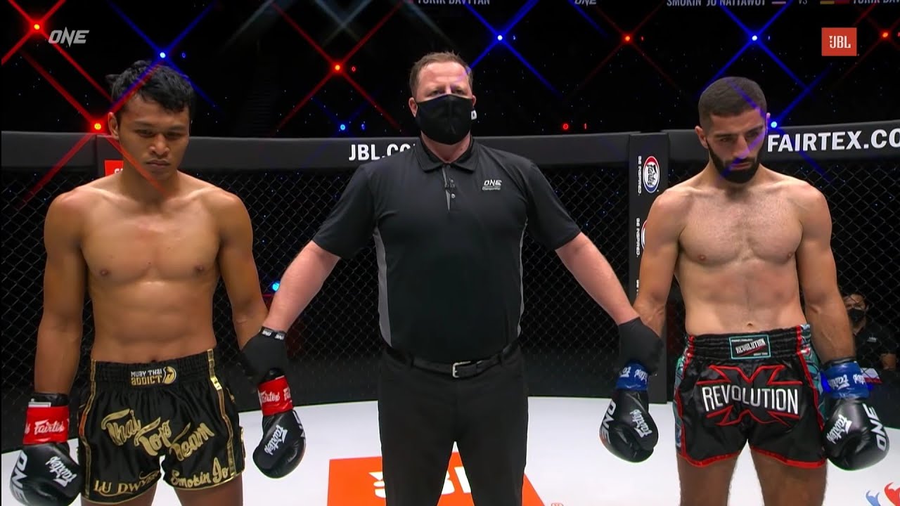 Smokin' Jo Nattawut and Yurik Davtyan | โจ นัฐวุฒิ VS ยูริ - YouTube