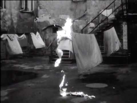 A scene from Koridorius (Sarunas Bartas, 1995)