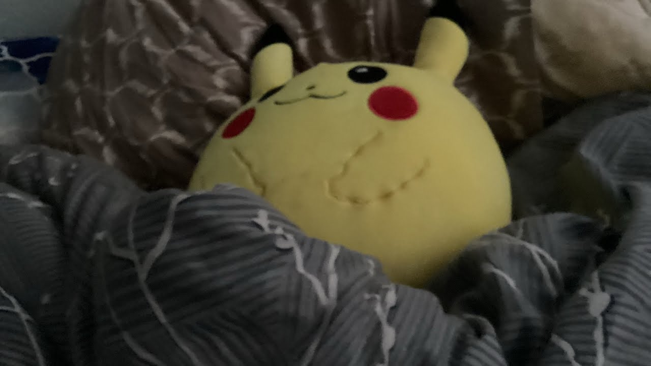 Pikachu walks - YouTube