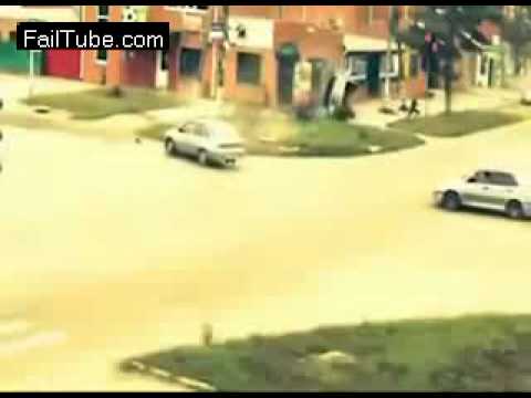 FAIL - Lucky guy escapes Car Crash fail blogs