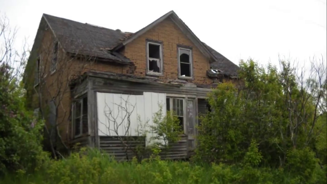 "HAUNTED" HOUSE AND DIAMOND LAKE | LUBLIN, WISCONSIN - YouTube