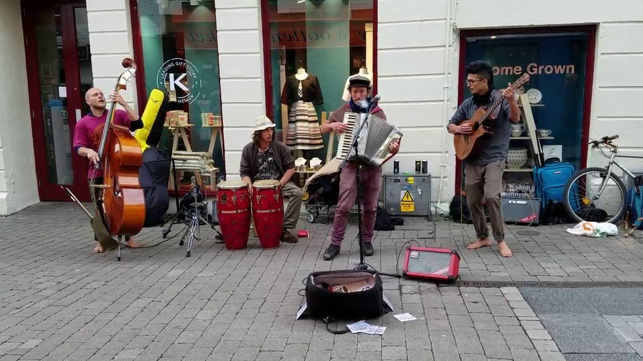 Irish Street Musicians - YouTube