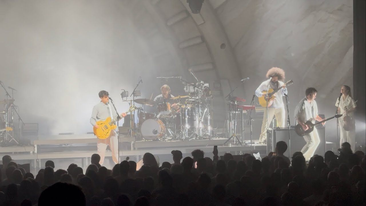 Vampire Weekend - “Classical” 5/30/2025 The Met, Philadelphia, PA - YouTube