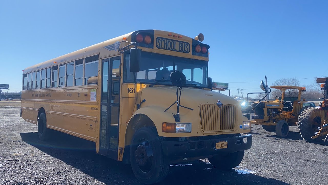 2003 IC CE300 Startup & Walkaround — Bus 161 - YouTube