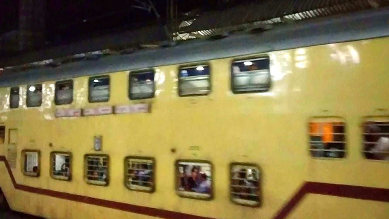 12921 Mumbai Surat Flying Ranee Train Arrival Announcement - YouTube
