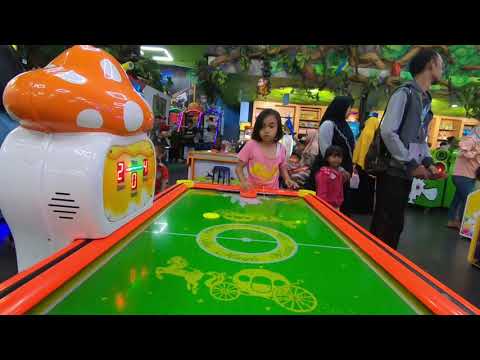 Main Air Hockey lha kok dimasukin sendiri