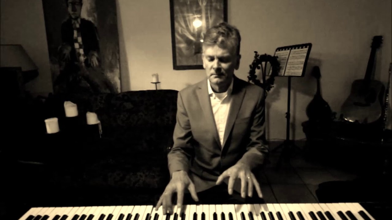 Edith Piaf Medley played by Peter Roycroft. - YouTube