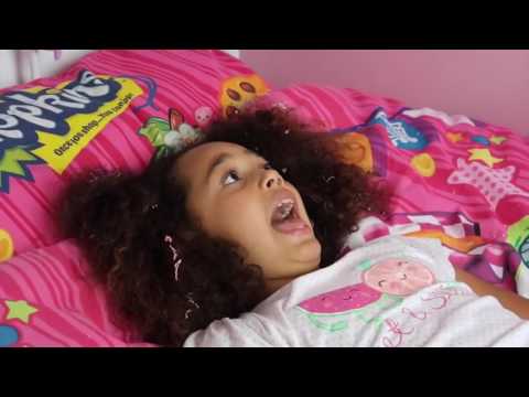 SPIDERS ATTACK GIRL Part 2 Toys AndMe - YouTube
