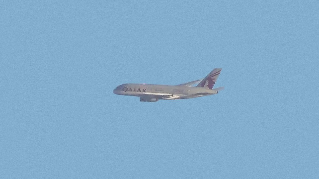2023-01-06: Qatar Airways Airbus A380-861 (A7-APG) (Doha to Perth ...