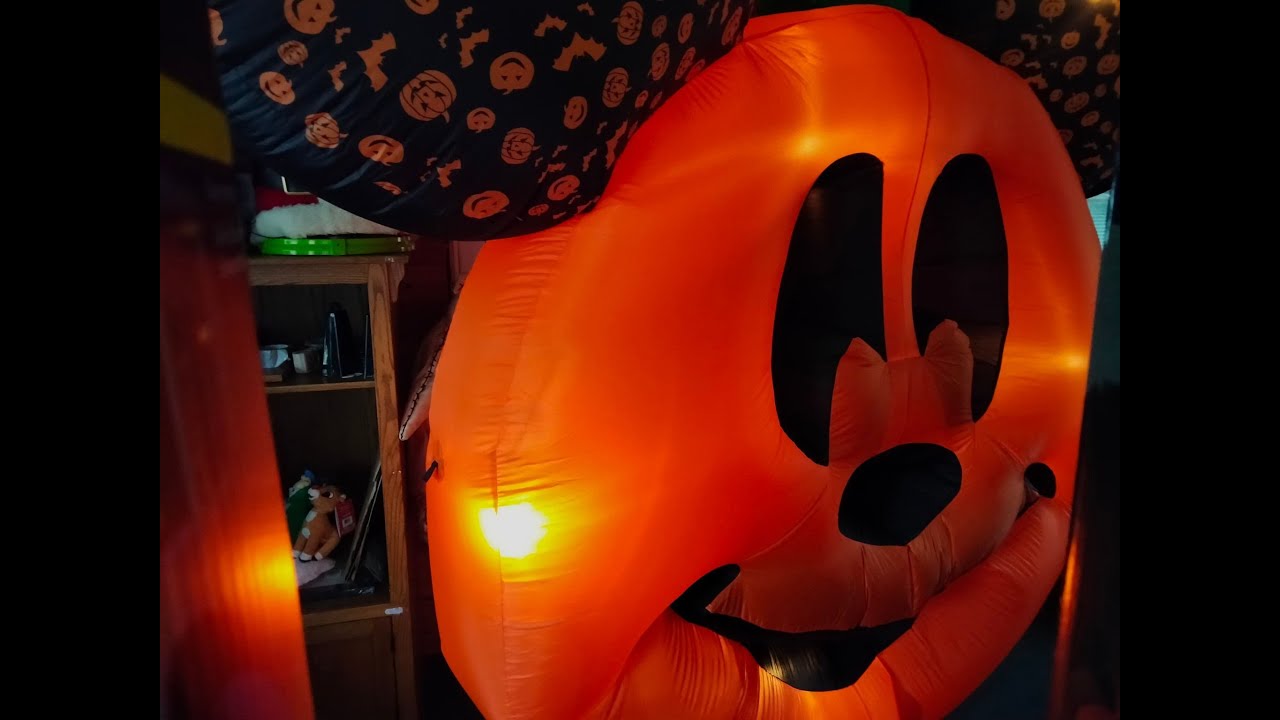 NEW FOR 2022 Gemmy Halloween Airblown Inflatable 9.5ft Disney Mickey ...