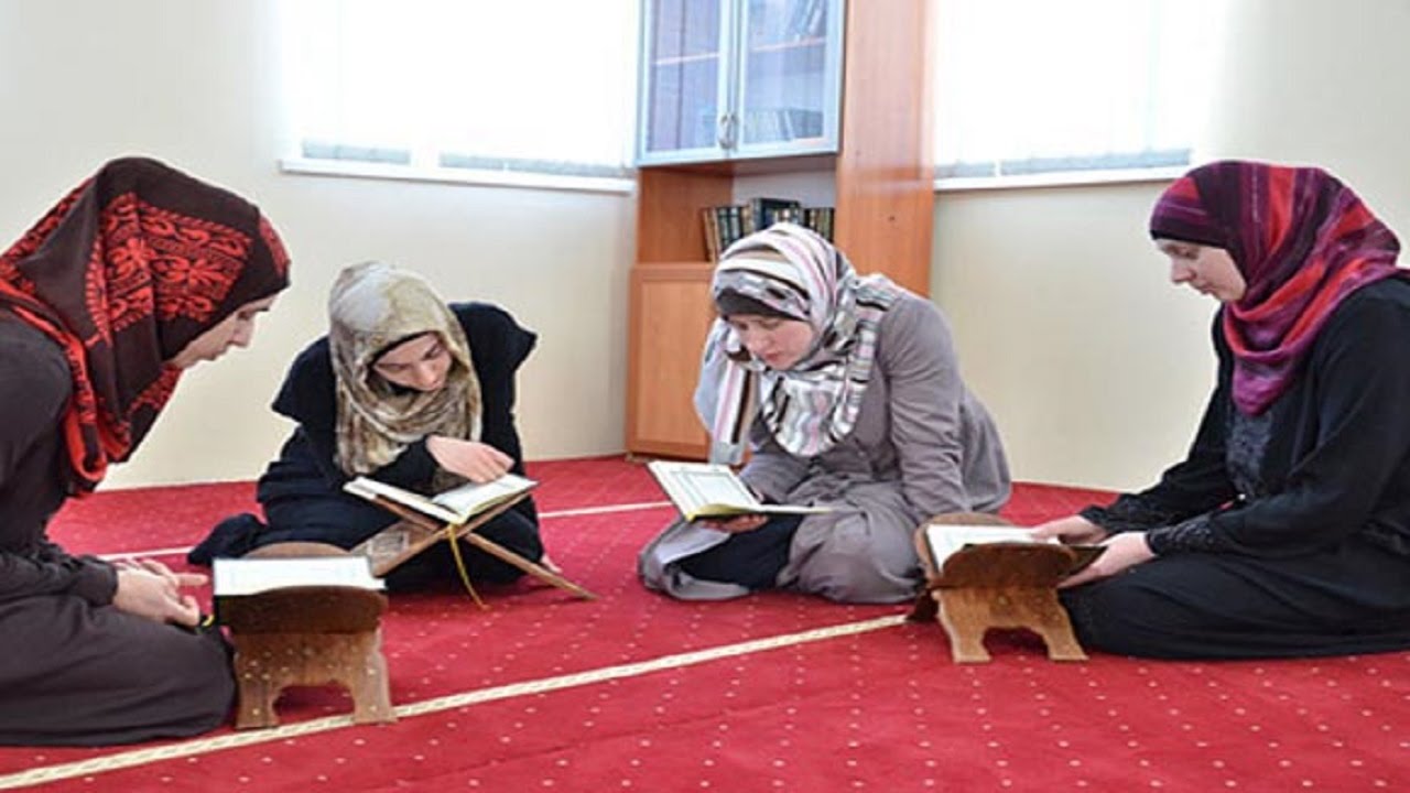 Famous Thai actress Nook Suthida converts to Islam - YouTube