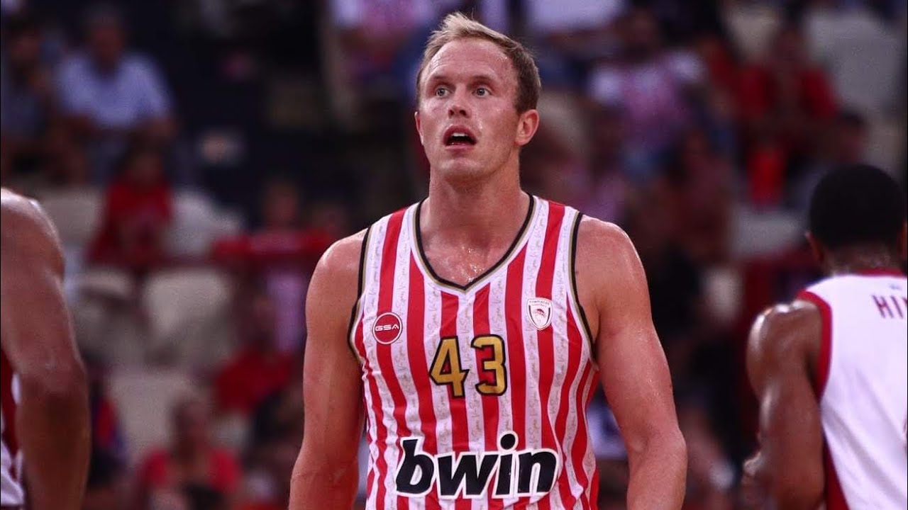 Luke Sikma: Τα πρώτα καλάθια του Λουκ Σίκμα με τον Ολυμπιακό vs Αρμάνι ...