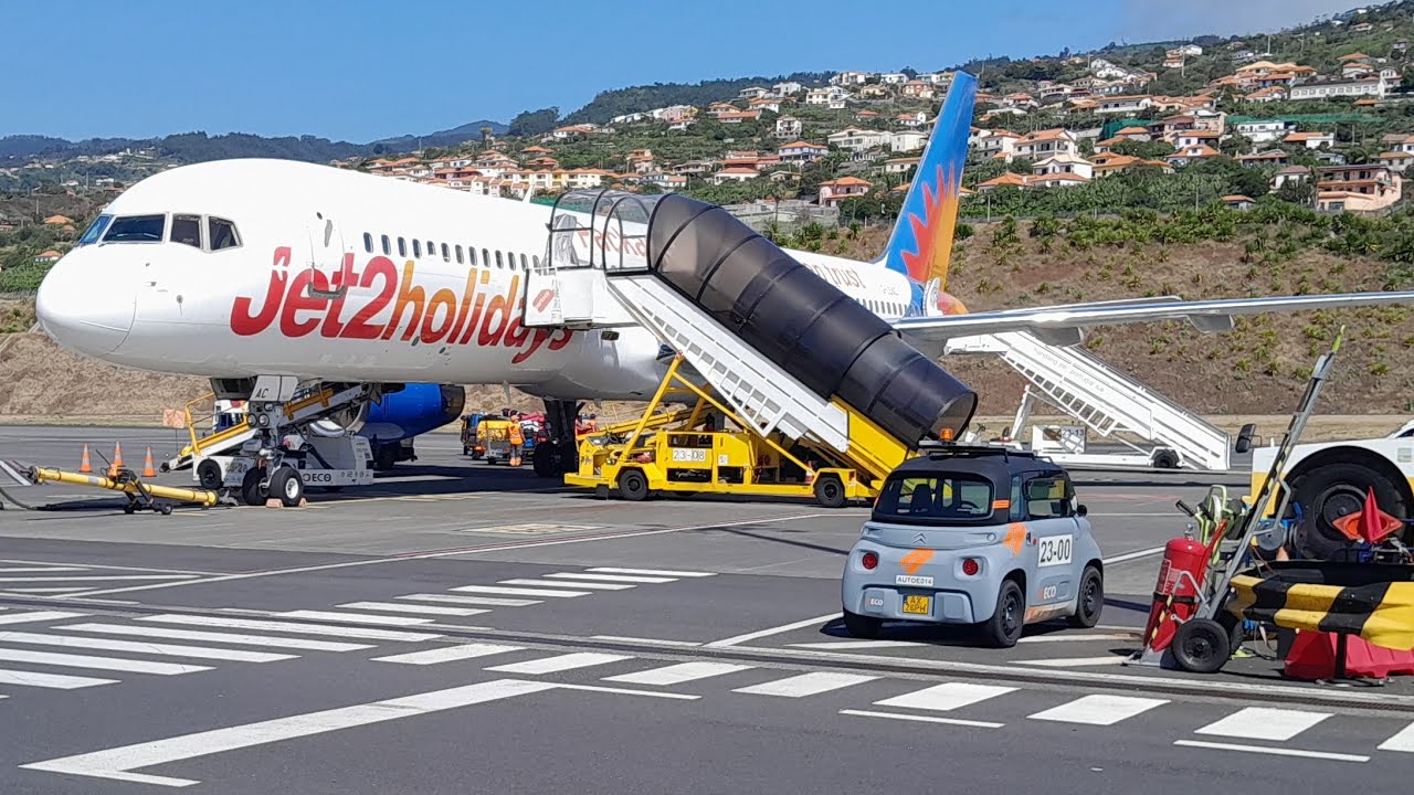 Jet2 holidays boeing 757-200 trip report Manchester to Madeira ...