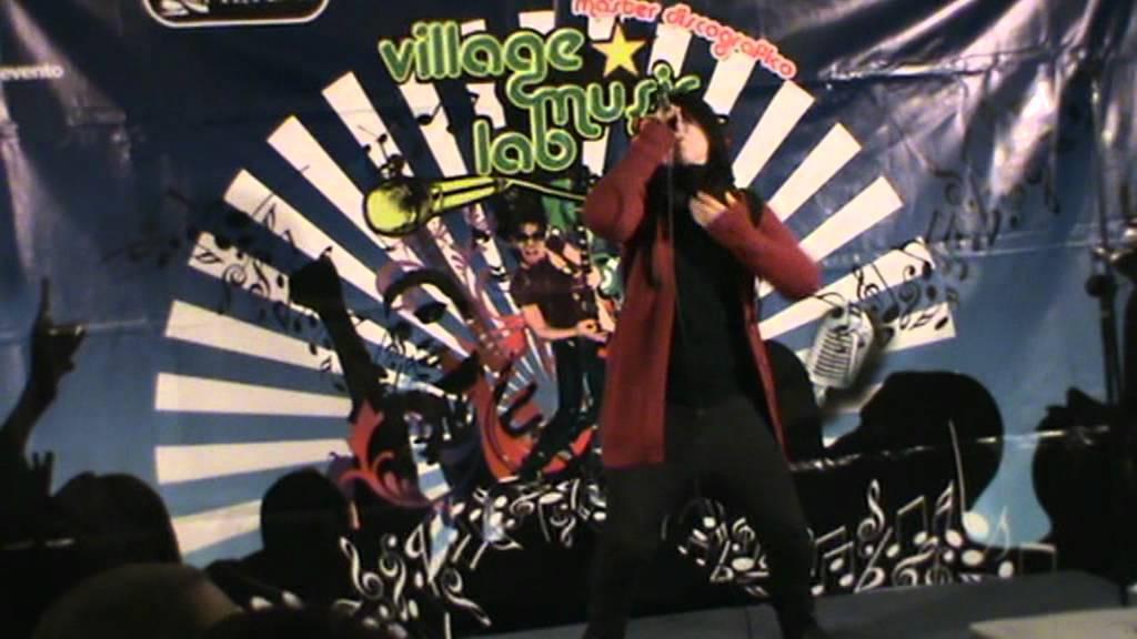 Angela Valenti - Amore di plastica - YouTube