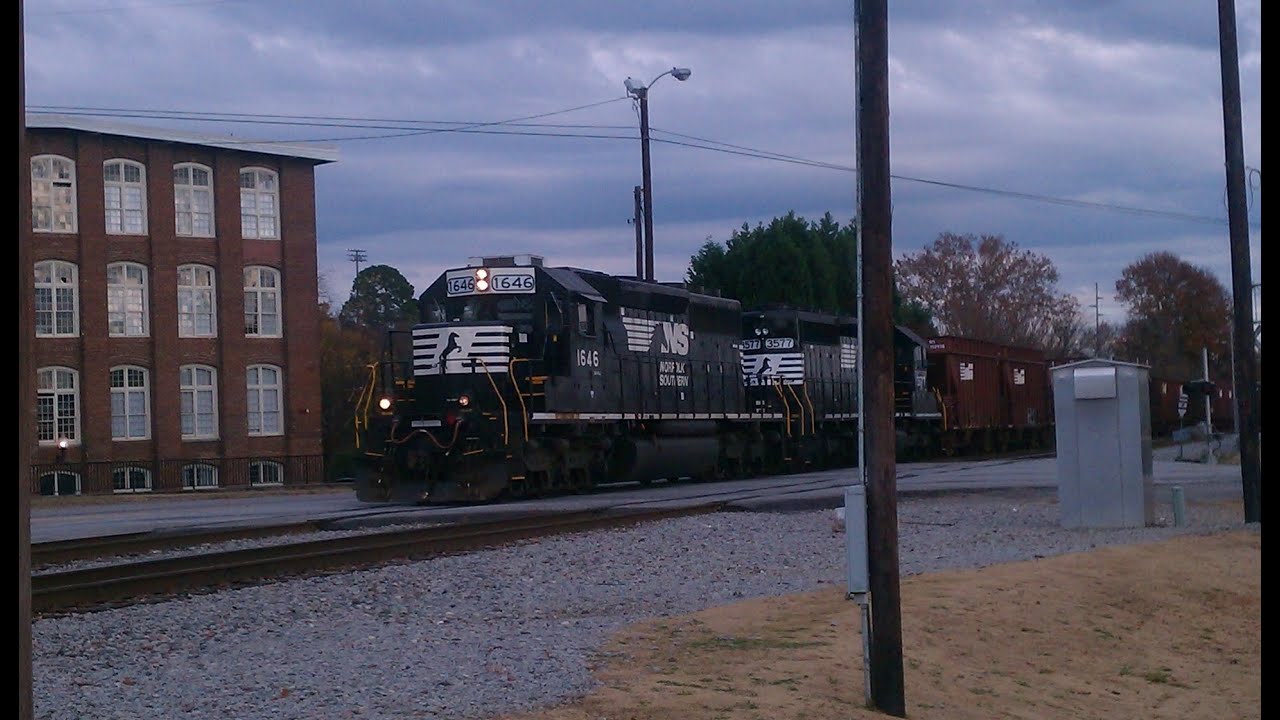 NS P85 with 2 SD40-2s - YouTube