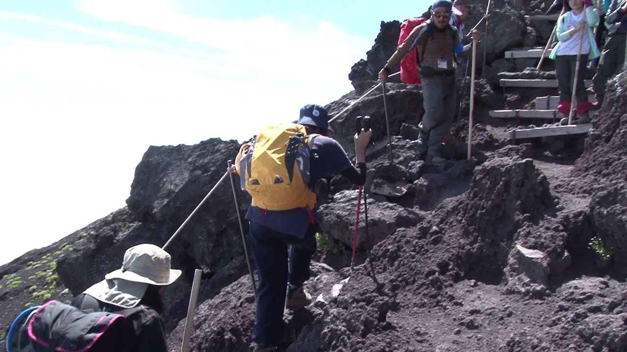 Mount Fuji climbing guide【FUJINOMIYA route】 - YouTube