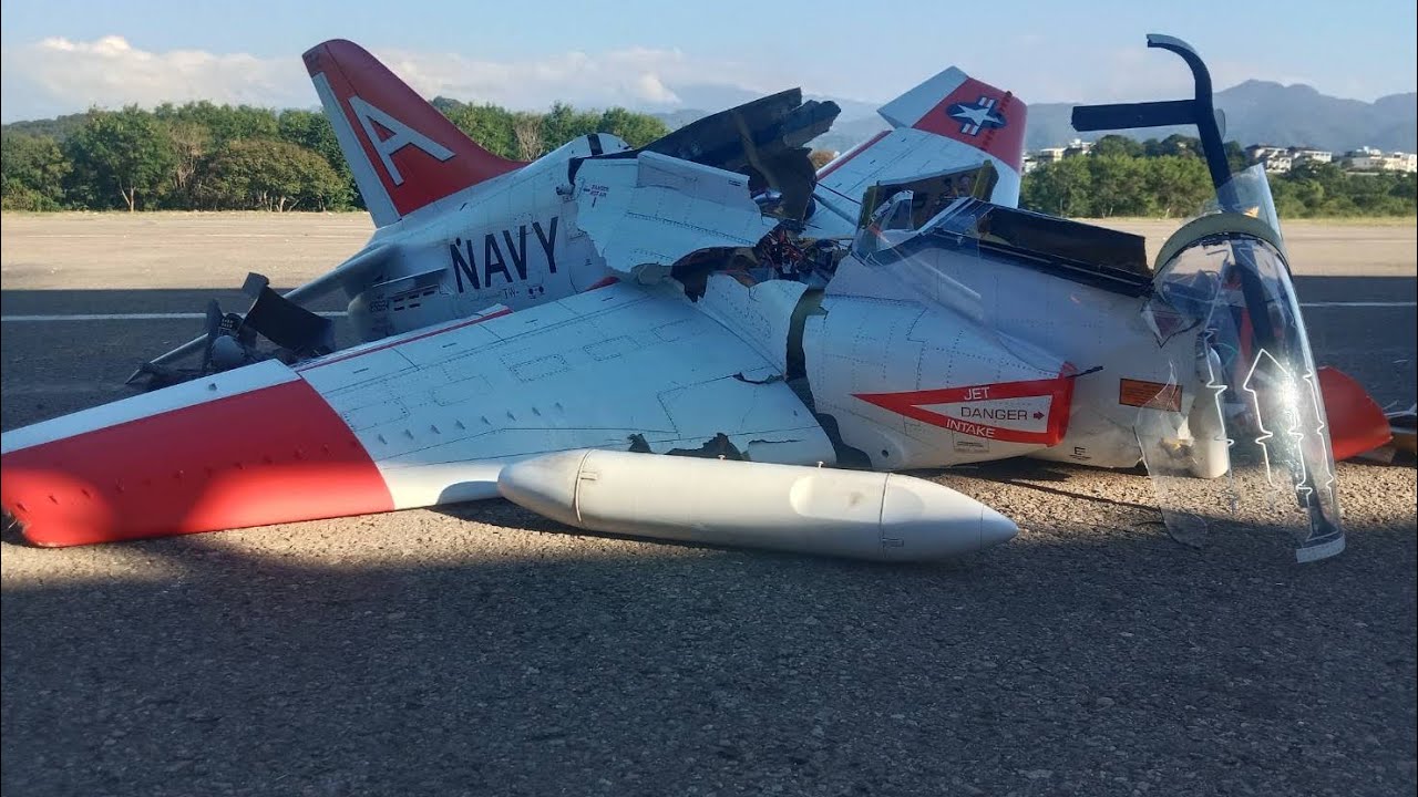 RC T-45 jet landing crash….. - YouTube