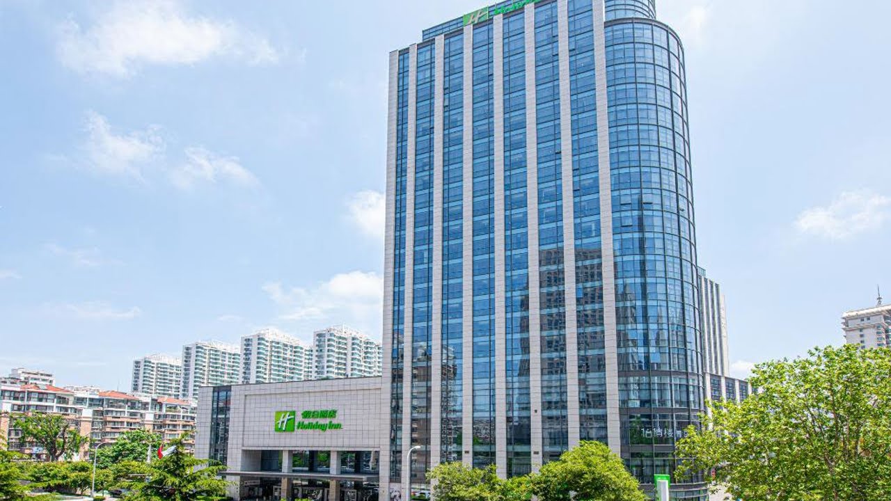 #HotelKDM #Review Holiday Inn Qingdao City Center - YouTube