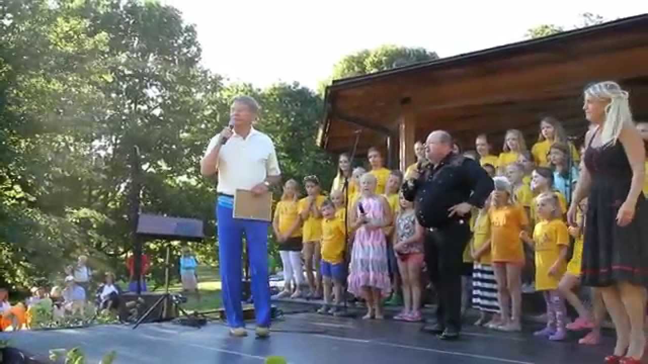 Linda Rapp tar emot Sällskapet Stallbröderna, Bosse Parneviks ...