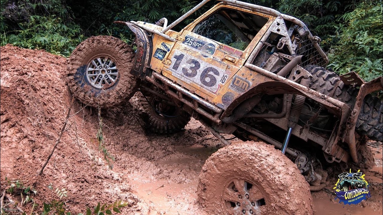 4x4 Off-Road Vehicle Climbing Mountains And Mud - YouTube