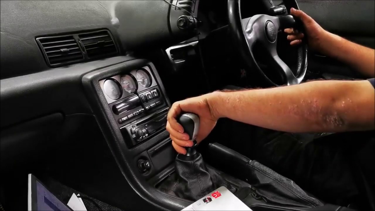 650AWHP R32 GTR WITH R34 GTR 6 SPEED GETRAG WITH FLAT SHIFT - YouTube