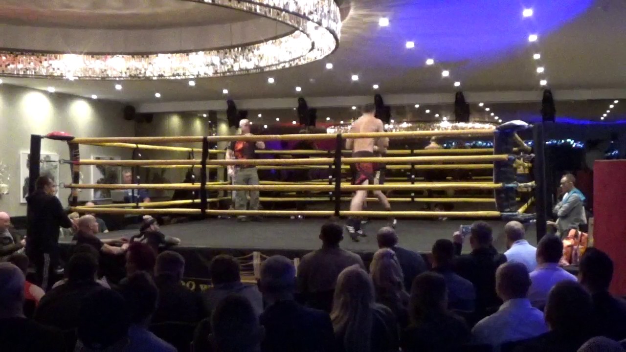 Carl Sweeney v Didzis Musulis 19/11/2016 - Southport - YouTube