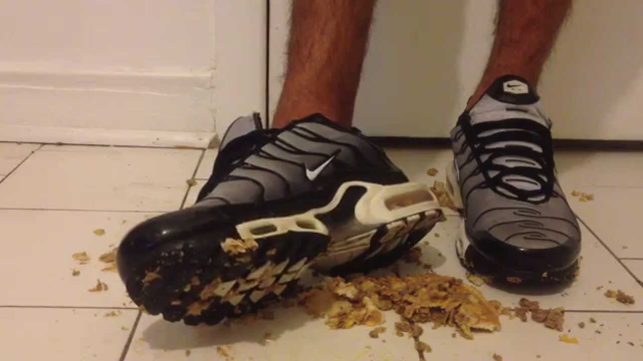 Stomping cheeseburger with Nike TN (sockless) - YouTube